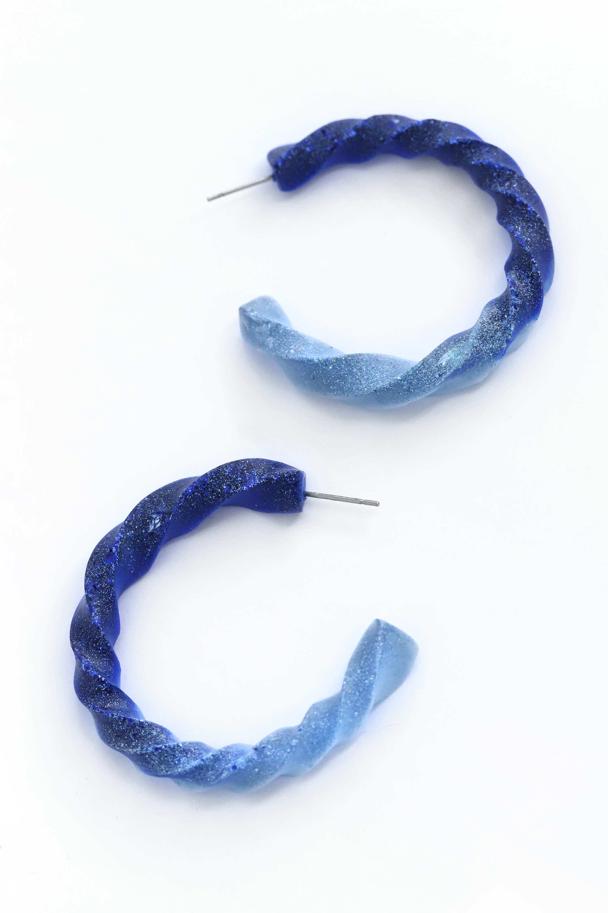 Contemporary colorful coil hoops made in France - Asasara – Bijoux Pépine