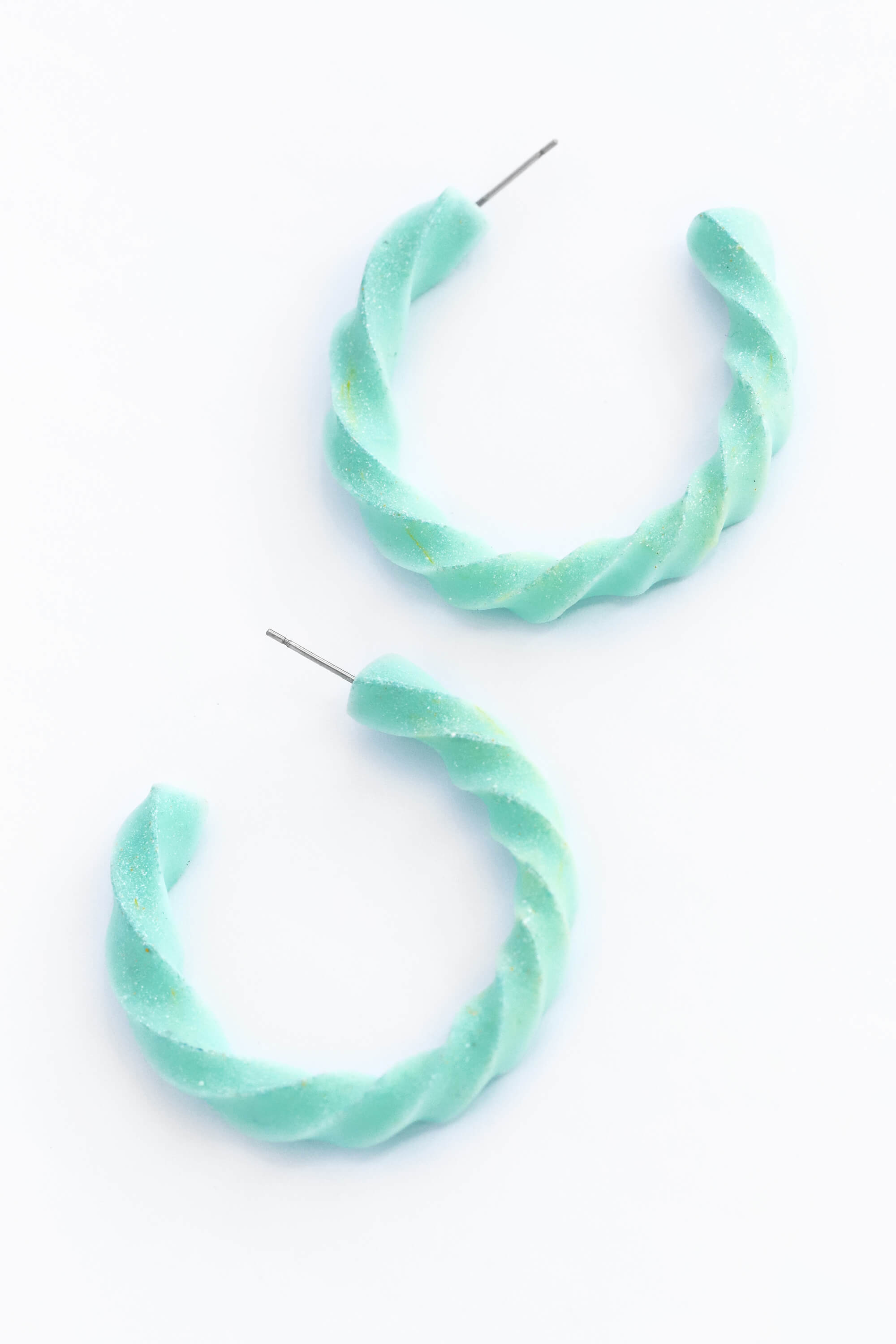 Contemporary colorful coil hoops made in France - Asasara – Bijoux Pépine